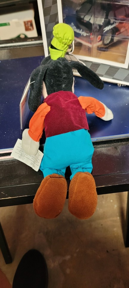 Walt Disney Store Classic Goofy - Bean Bag Stuffed Animal Plush Toy NWT ...
