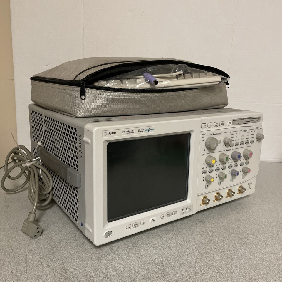AGILENT 54831M Infiniium Oscilloscope 600 MHz 4 GS/a with Accessories ...