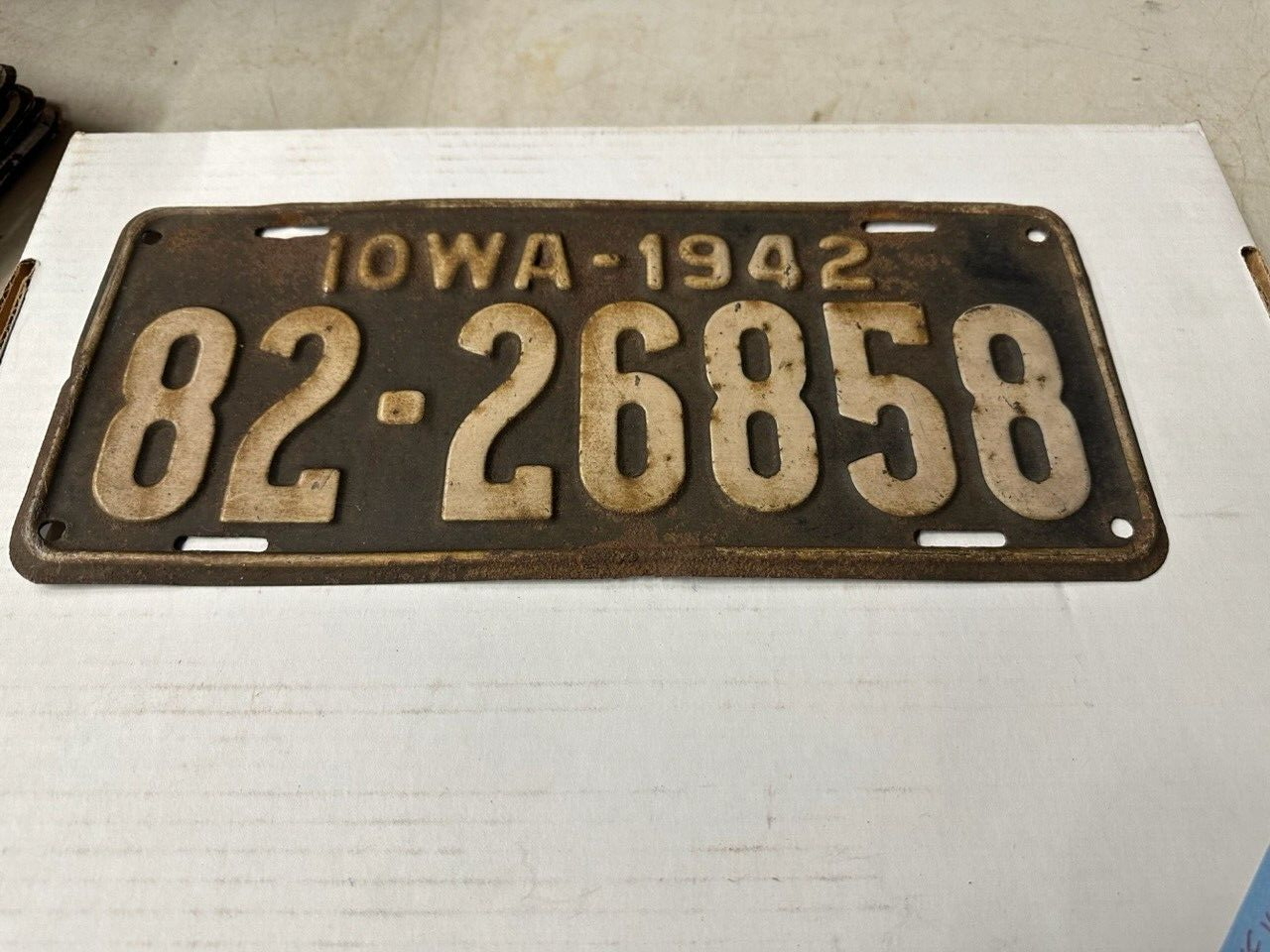 Vintage 1942 42 United States IOWA IA LICENSE PLATE Tag Patina CAR Auto ...