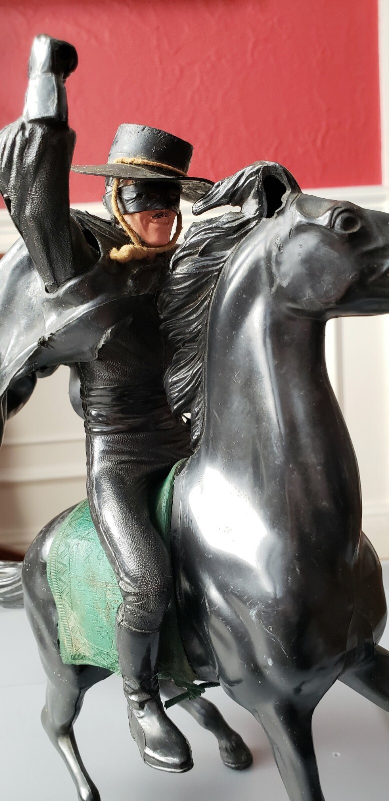 VINTAGE 1960'S WALT DISNEY ZORRO ACTION FIGURE W HORSE, HAT, CAPE HTF ...