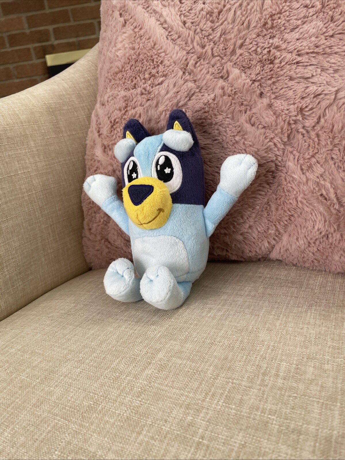 Ludo Studio Bluey & Friends Starry Eyes Please Face Plush Blue Stuffed ...