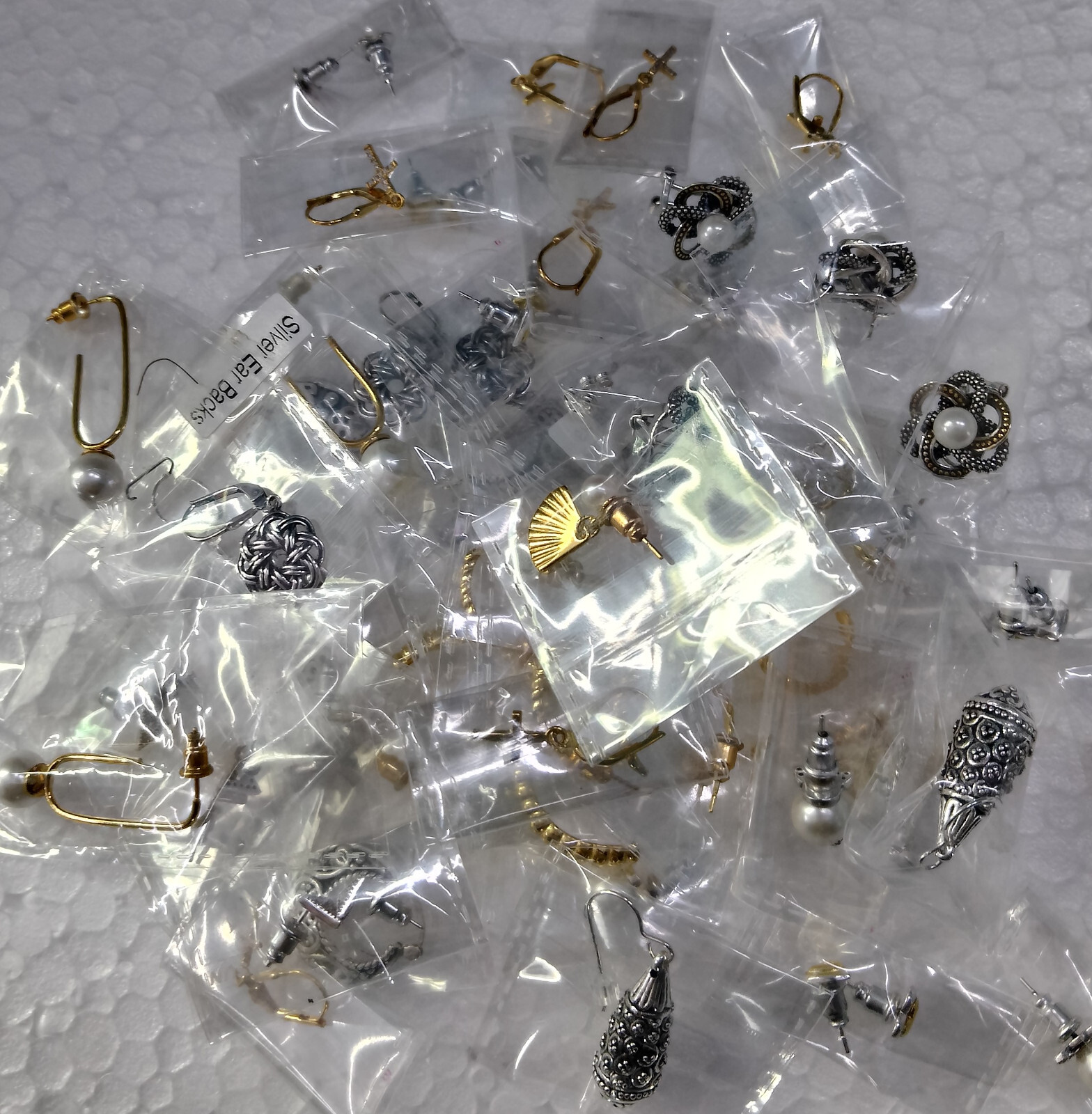 Wholesale Pallet Jewelry Lot of 25 Random Necklace Earrings Bracelet ...
