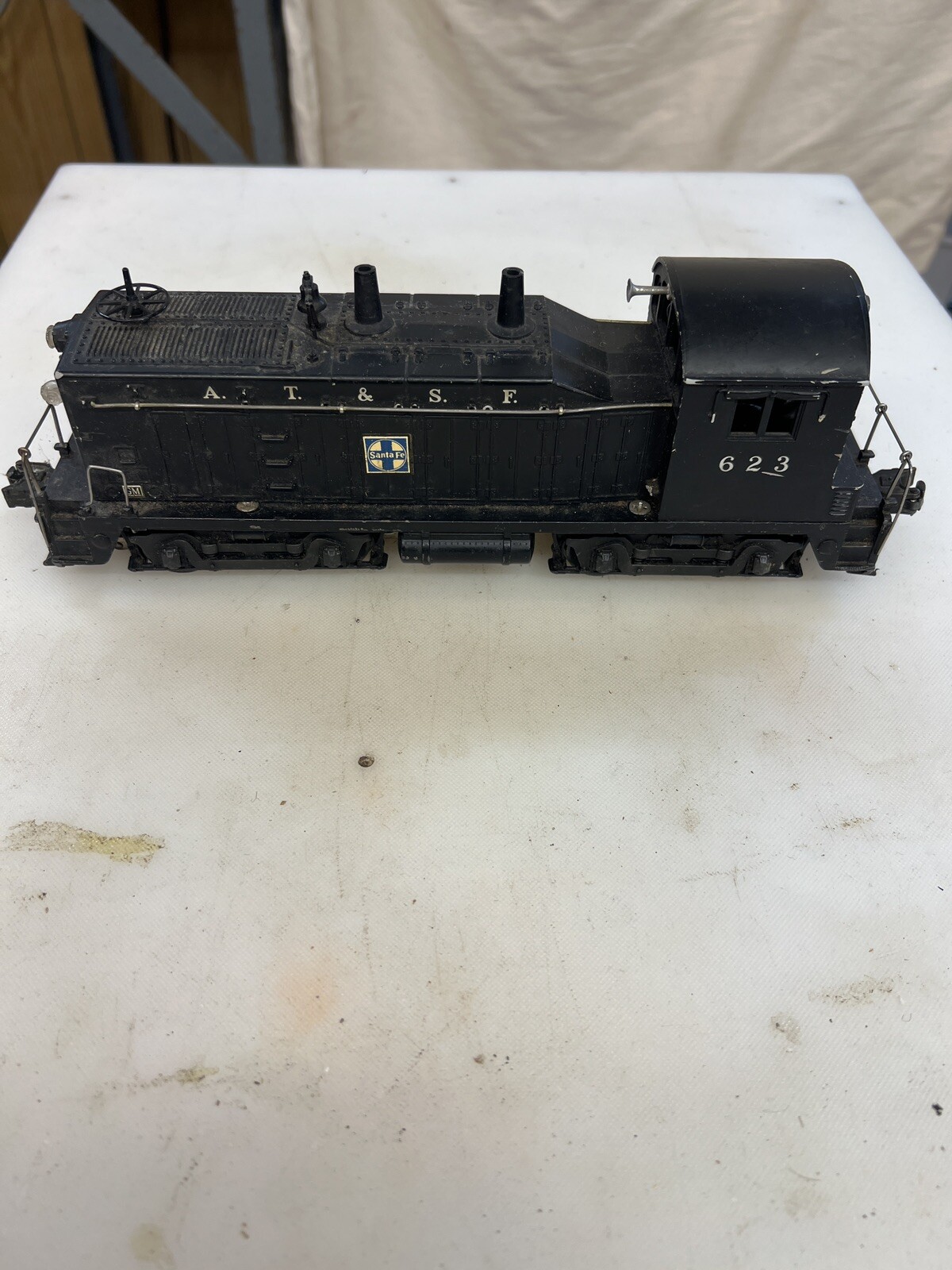 POSTWAR "O" GA. LIONEL SANTA FE NW-2 DIESEL SWITCHER No. 623 | eBay