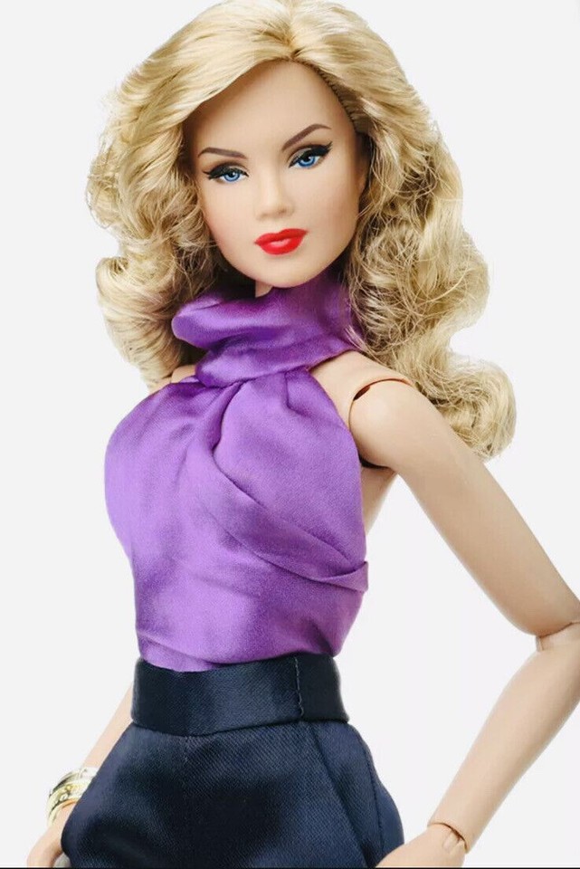 SHANGHAI BOUND FABIANA DIAZ COLOR INFUSION STYLE LAB™ INTEGRITY DOLL ...