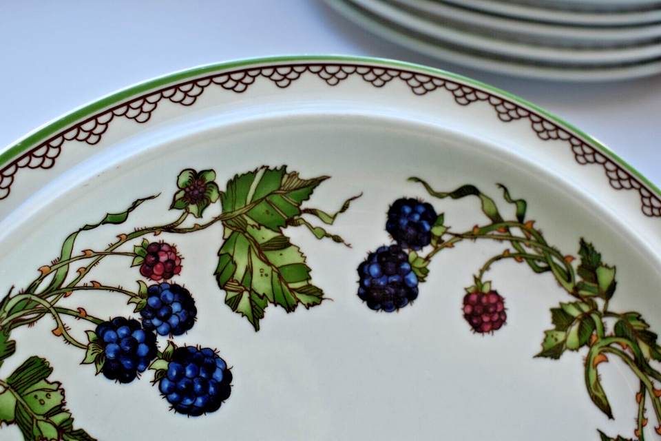 2~ GOEBEL BROMBEERE VTG 10.25" Dinner Plate Bavaria West Germany Disc ...