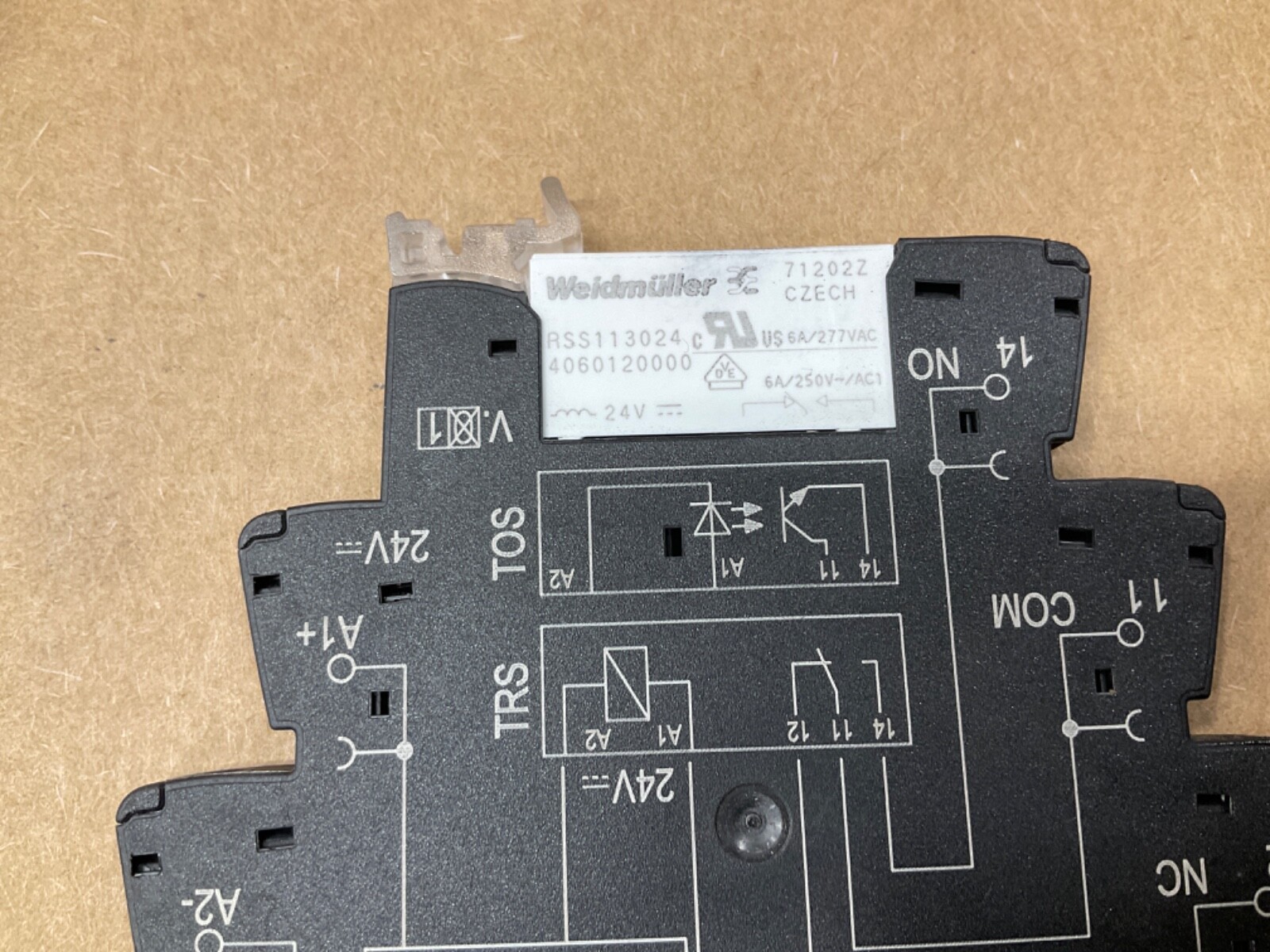 LOT OF 2 WEIDMULLER 1122770000 POWER RELAY SOCKET RSS113024 D-32758 ...