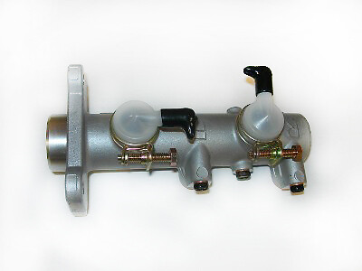 Brake Master Cylinder For Mitsubishi Canter FB631 2.8TD 4M40 1998-2000 ...