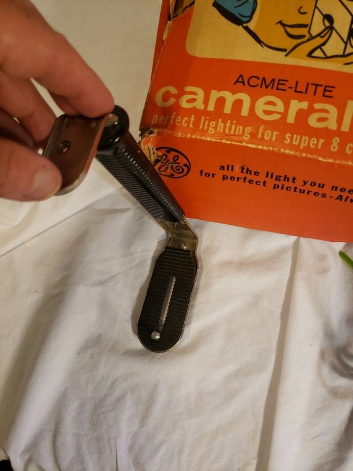 Vintage Acme-Lite Cameralite by GE Top Mount light for Super 8 Cameras ...