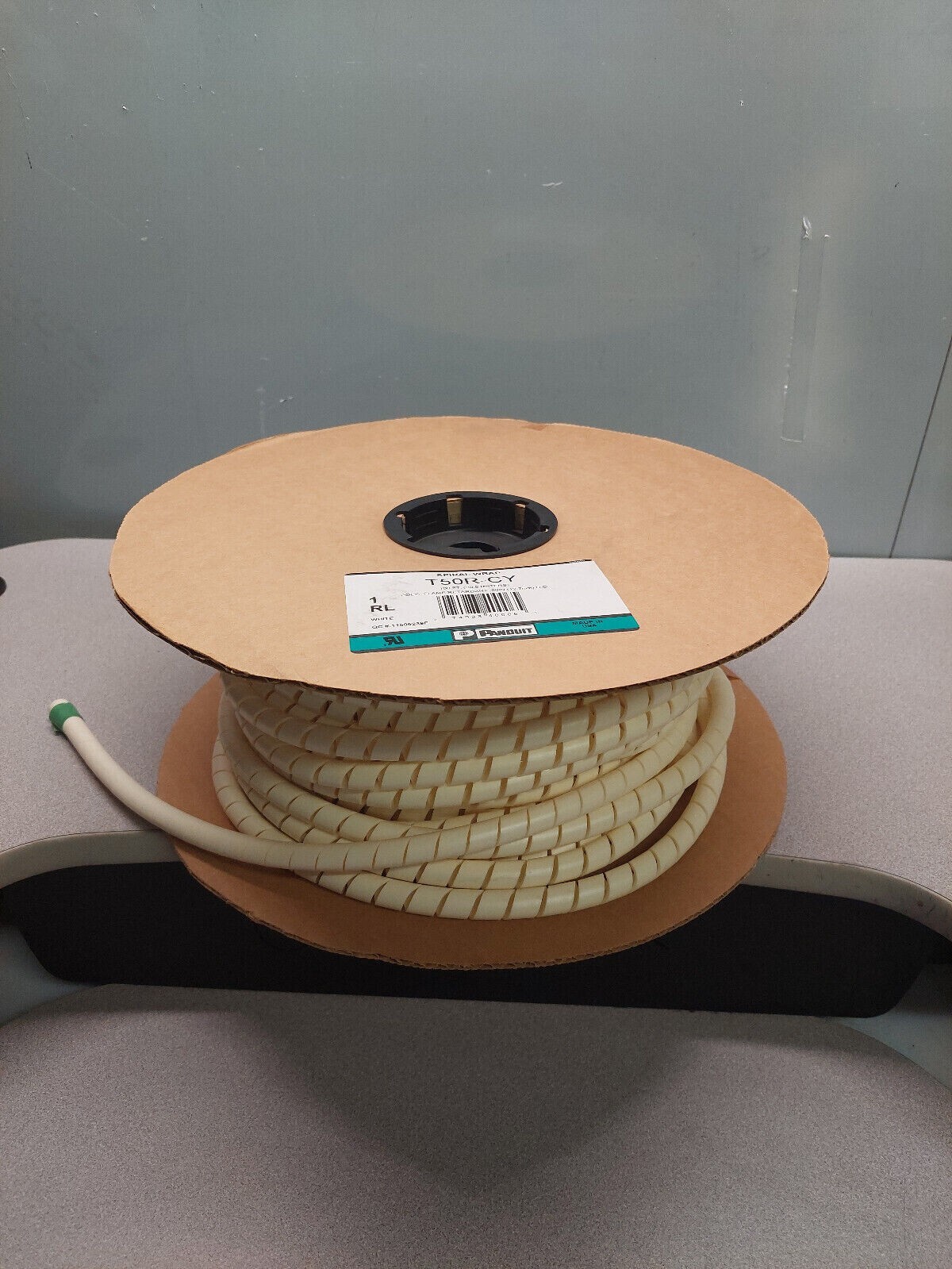 PANDUIT T50R-CY Spiral Wrap,0.50"x100ft,Polyethylene,Wht.NOS. FREE ...