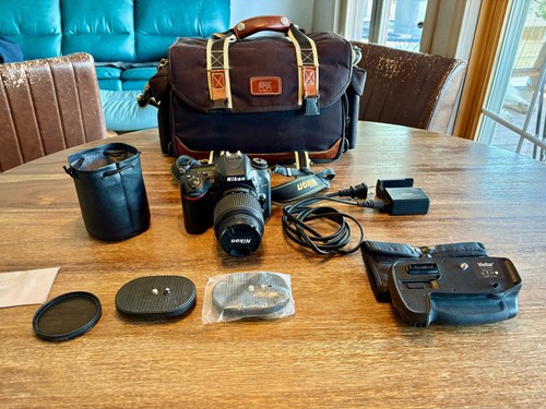 NIKON D7100 DSLR CAMERA + 4 LENSES, PRO AUDIO MIKE, FILTERS, CHARGER ...