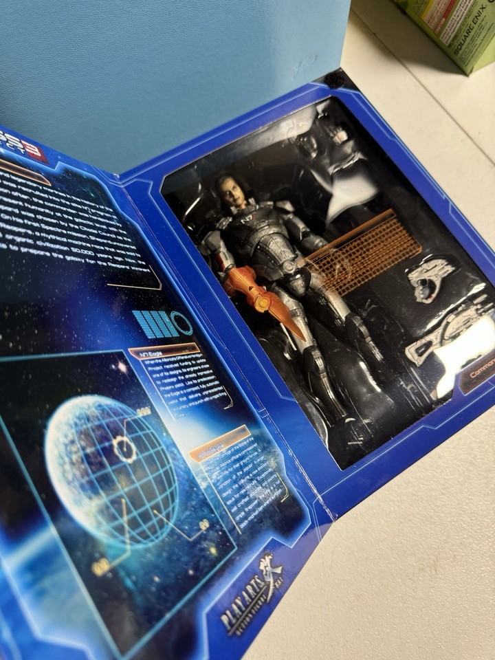 Play Arts Kai: Commander Shepard Action Figure - Mass Effect 3 | eBay