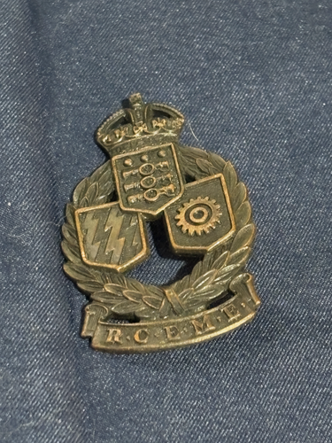 Canadian Army 1944-49 cap badge RCEME (one lug missing) | eBay