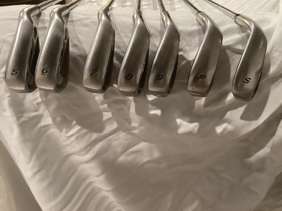 Taylormade R7 XD 7-club iron Set 5-SW, Right Handed, Uniflex Flex ...