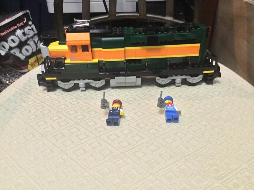LEGO 10133 BNSF Train Burlington Northern Santa Fe, 99% Complete ...
