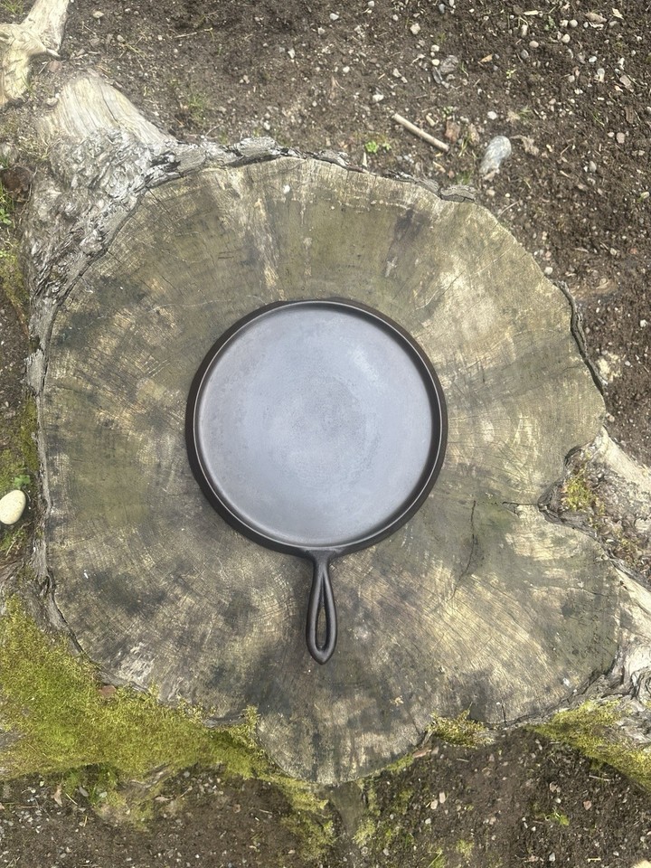Rare No 9 Griswold "ERIE" Diamond Logo Cast Iron Round Griddle *Chipped ...