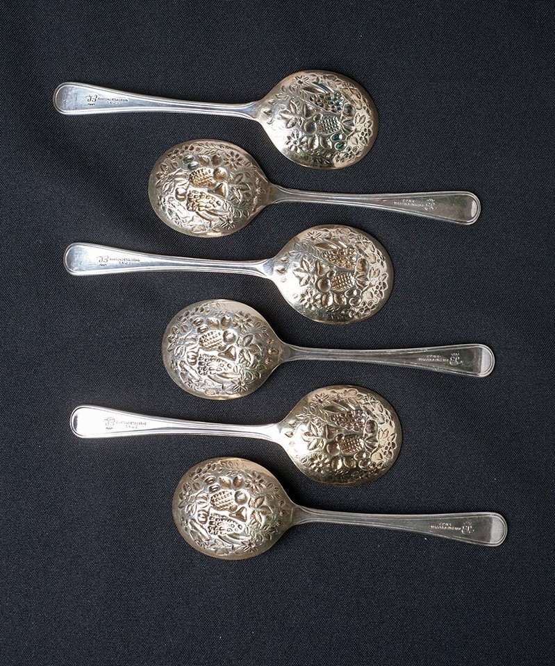 4 Sheffield England Kings Berry Dessert Spoons 5 3/8” Engraved Fruit ...
