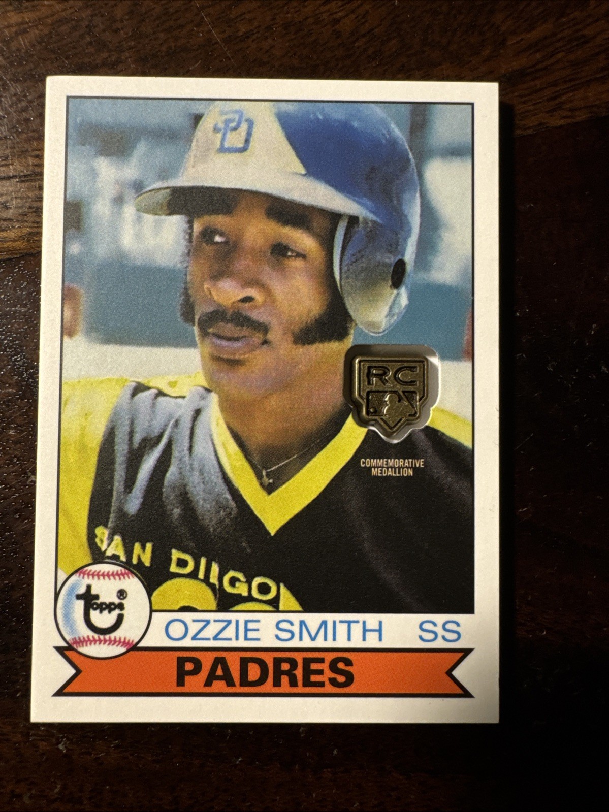 2020 Topps - Rookie Card Retrospective Logo Medallions Ozzie Smith #RCR ...