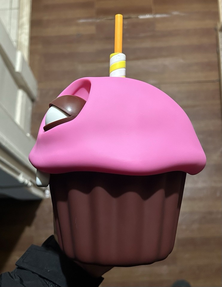 Five Nights At Freddy's FNAF 2 Cupcake Carl Bottle Cup Drink AMC ...
