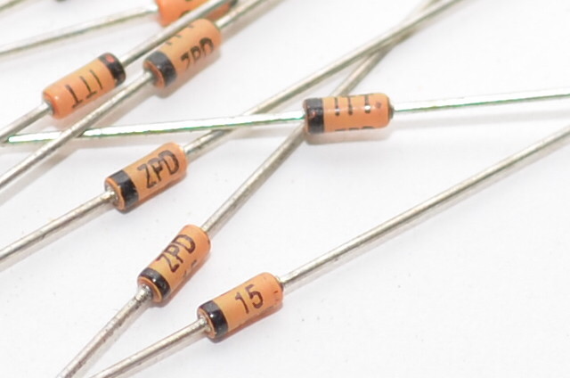 25x Vintage Zener-Diode von ITT ZPD15 / ZPD 15, 15 Volt / 0.5 Watt, NOS ...