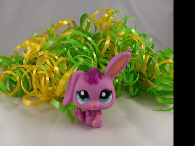 Littlest Pet Shop Exclusive Deep Pink and Raspberry Accented Bunny ...