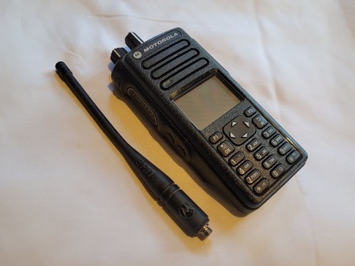 MOTOROLA XPR7550E AAH56RDN9RA1AN ENABLED UHF TWO-WAY DIGITAL RADIO GPS ...
