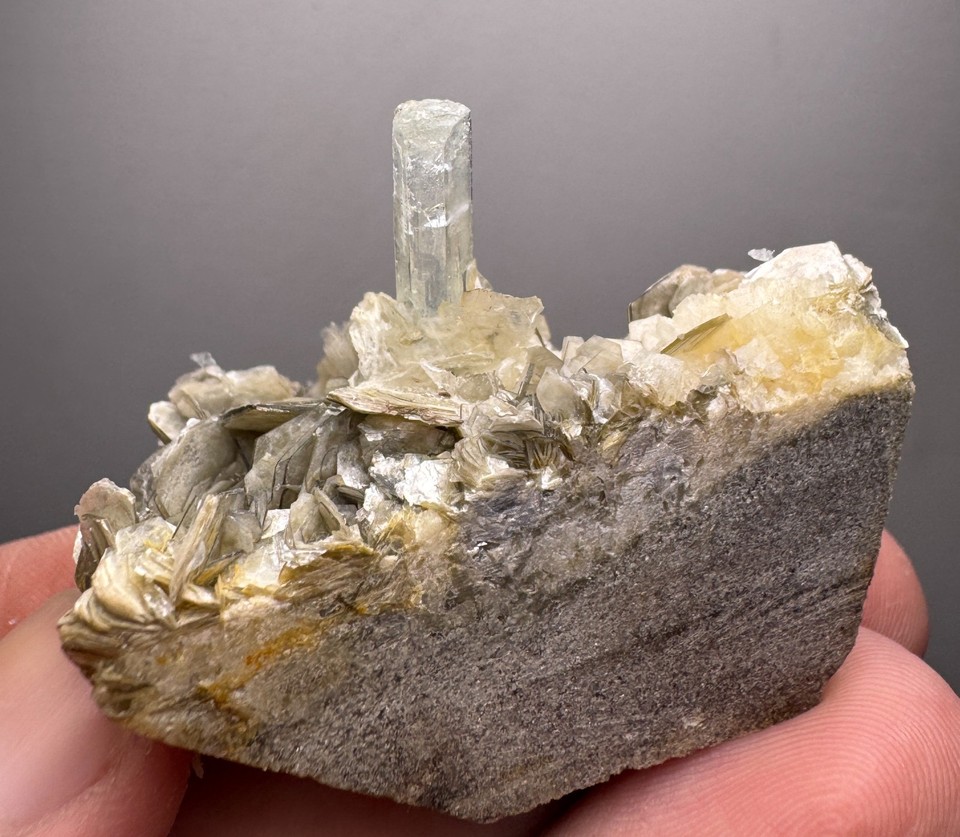 54 Gm Full Terminated Aquamarine, Muscovite Crystals On Matrix @Pak | eBay