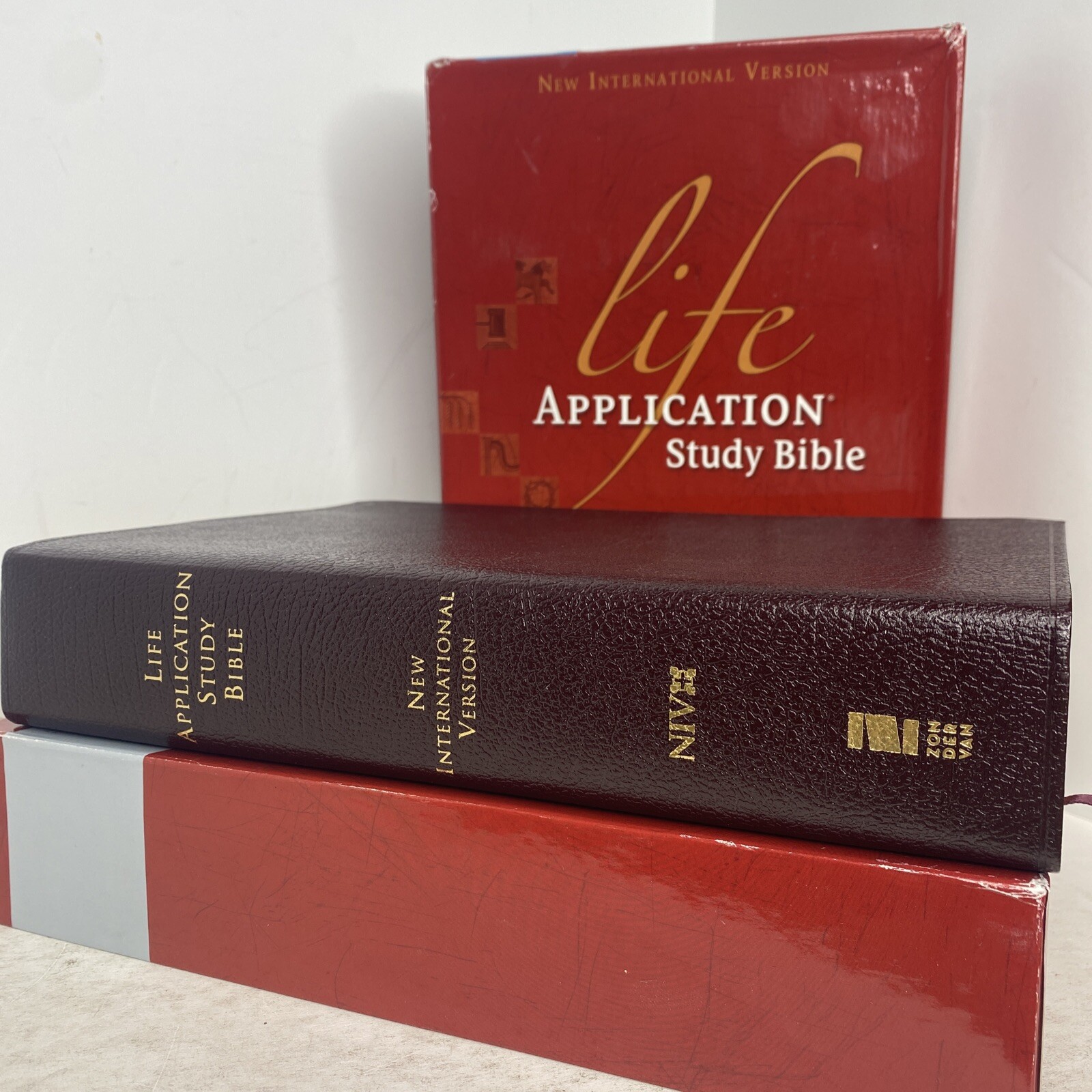 NIV Life Application Study Bible Zondervan Burgundy Bonded Leather VGC niv-life-application-study-bible-zondervan-burgundy-bonded-leather-vgc