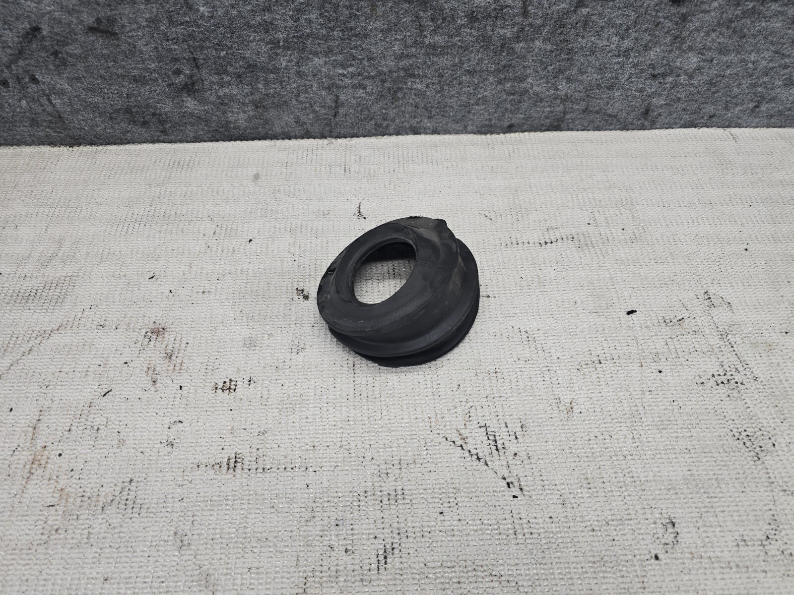 96-02 Toyota 4Runner Fuel Filler Neck Pipe Inlet Body Rubber Gasket OEM ...