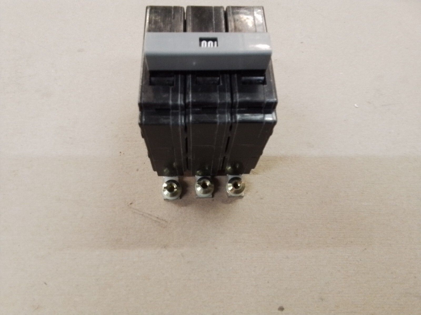 CUTLER HAMMER CHB3100 100A 240V 10kA 10,000 NEW IN BOX Zd-5855 3 Pole ...