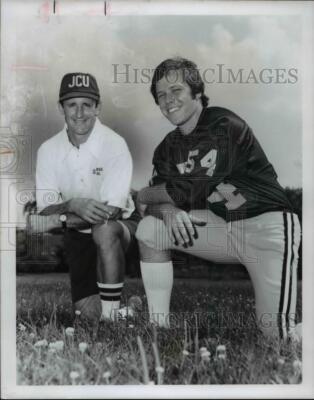 1978 Press Photo JCU football coach Don Stupica with Capt Bob Burak ...