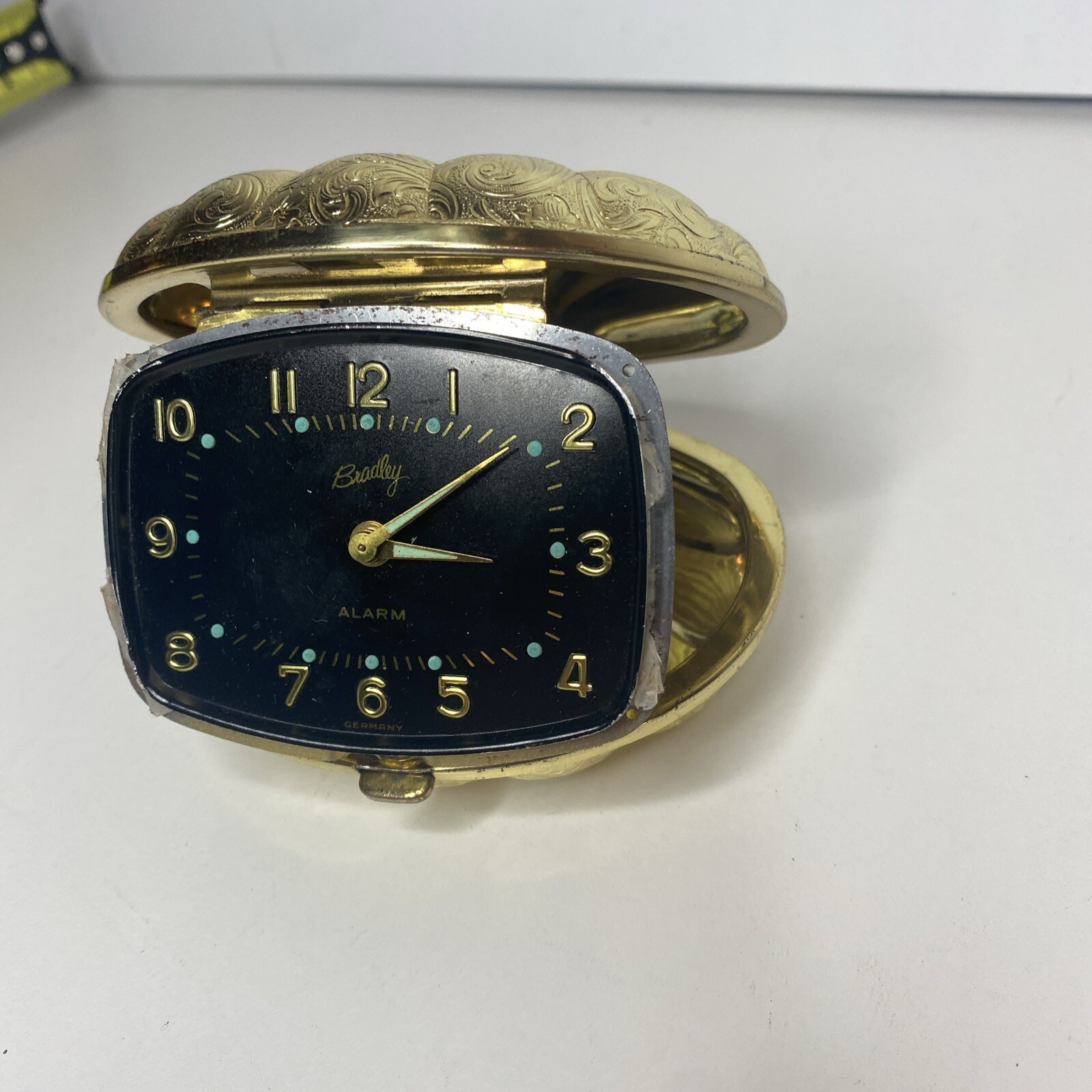 BRADLEY TIME TRAVEL ALARM CLOCK- DECORATED CLAMSHELL WORLD TIME TESTED ...