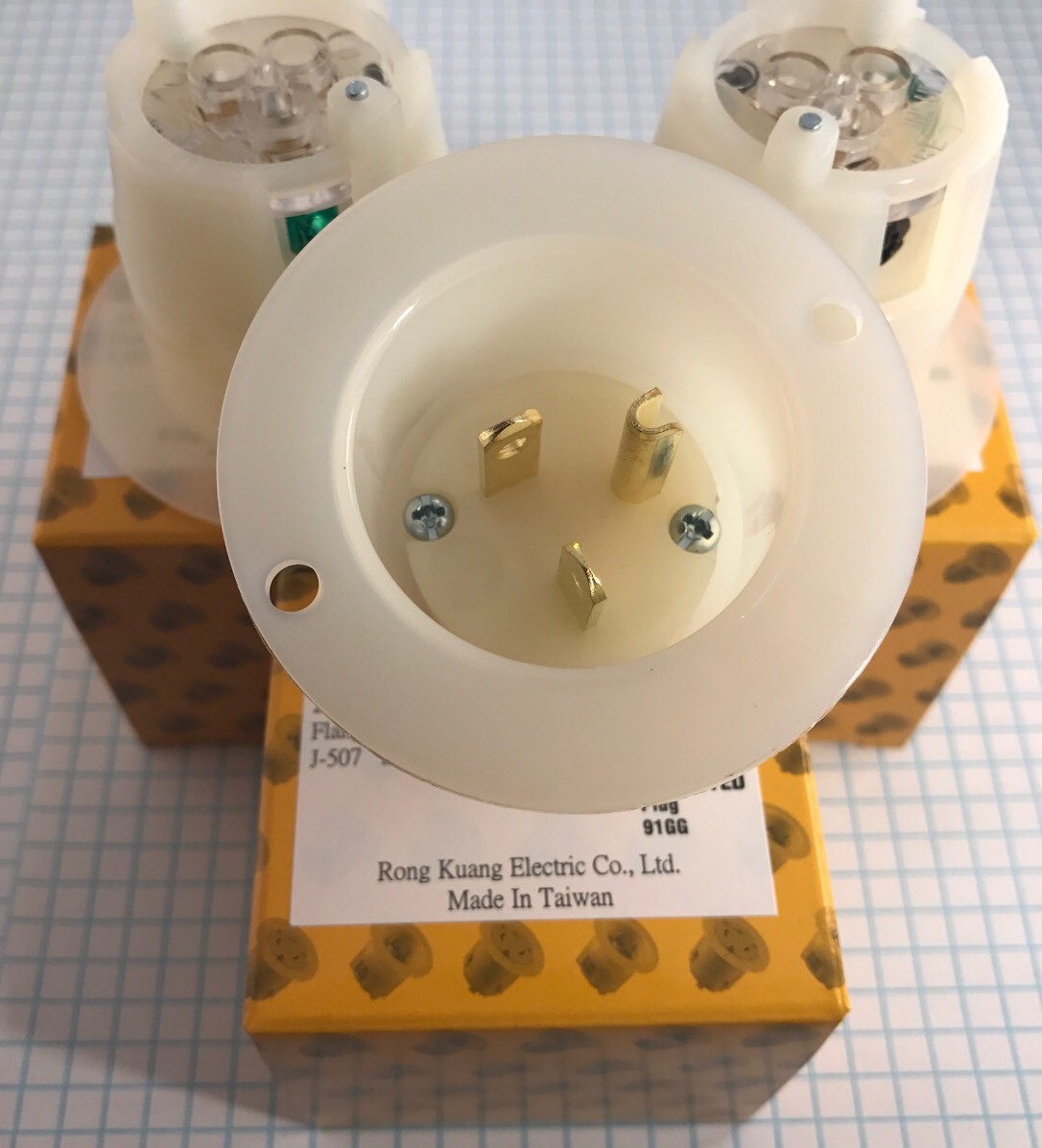 3 Units NEMA 6-20 FLANGED INLET, 2 POLE, 3 WIRE, 20A, 250V GROUNDING ...