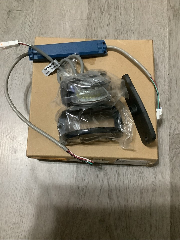 Soundoff Signal ENT3B3W LED Intersector Surface Mount Light | eBay