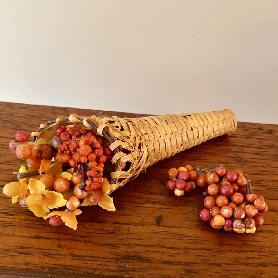 Miniature 1:6 Cornucopia ~ Berries & Bittersweet~ Nice With Byers ...