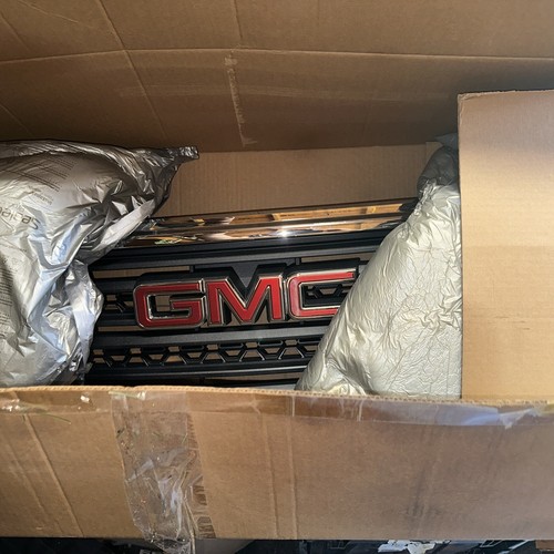 GM OEM 17-19 Acadia Front Bumper Grille Grille Components-Grille Assy ...