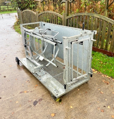 Bateman Sheep Turnover Crate, Foot /Horn Trimming Crate. Bateman ...