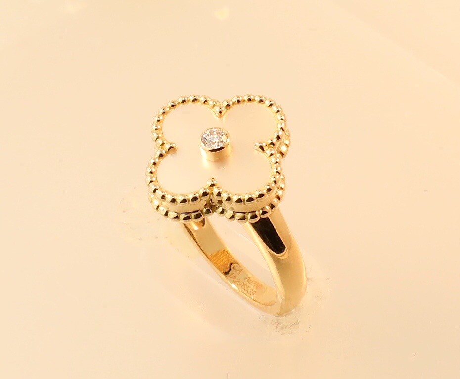 VCA Van Cleef & Arpels Vintage Alhambra Diamond Pearl Gold Ring Sz 5 ...