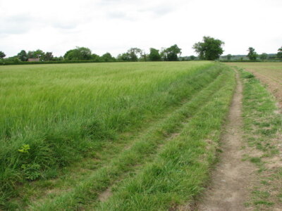 Photo 6x4 This way to Howe Howe/TM2799 Farm track doubling as public ...