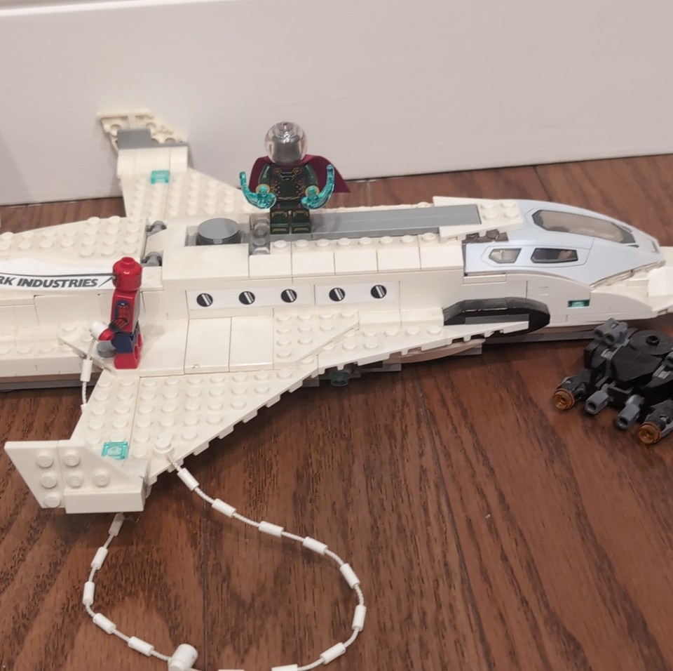 LEGO MARVEL: Stark Jet & Drone Attack (76130) Spider-Man Far From Home ...