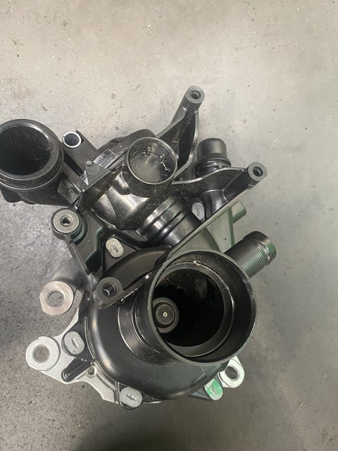 FORD FOCUS 1.5 DIESEL WATER PUMP JX6Q-8591-AA 2189253 2018 2019 2020 ...