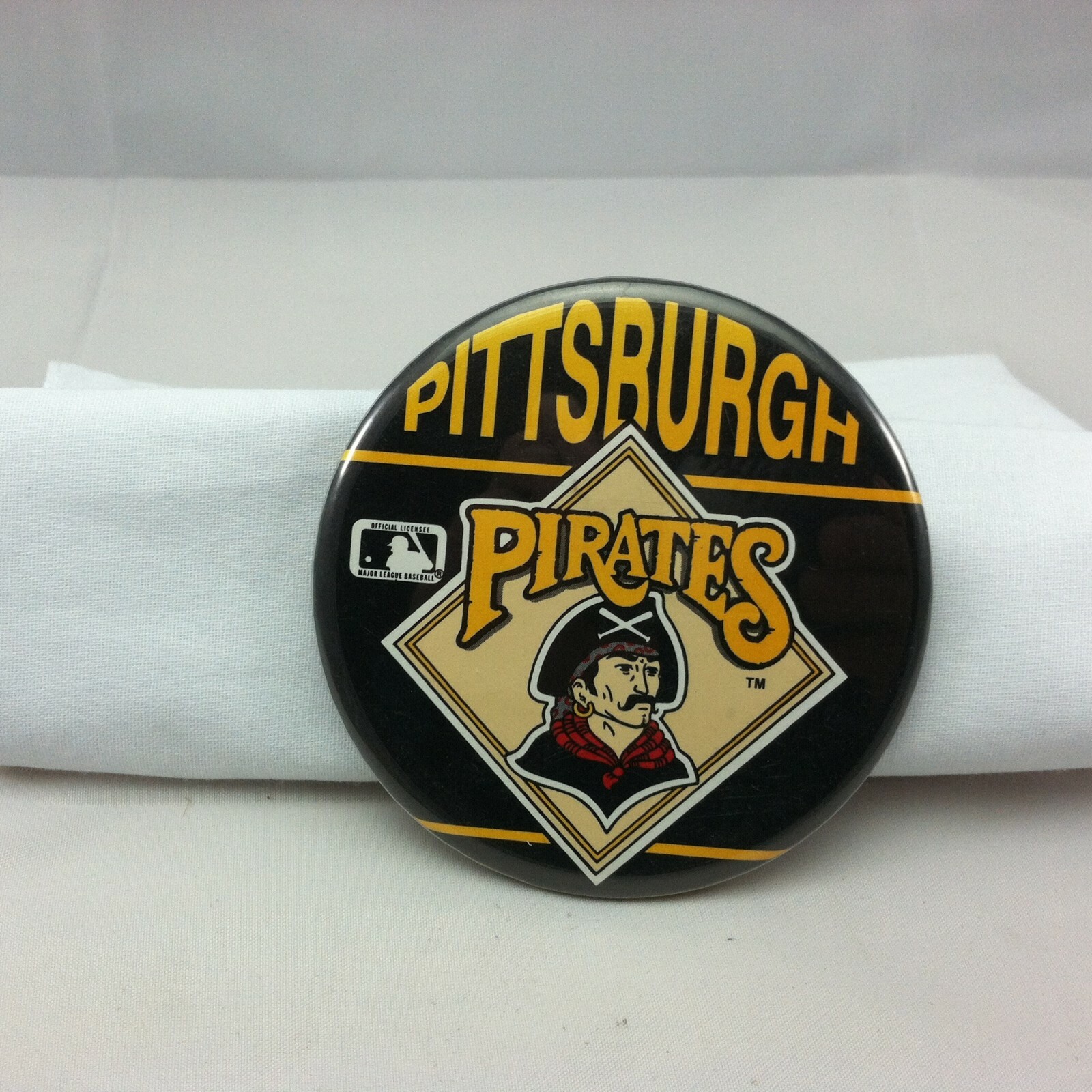 Pittsburgh Pirates MLB baseball pirate logo 3 1/2" diameter pinback ...