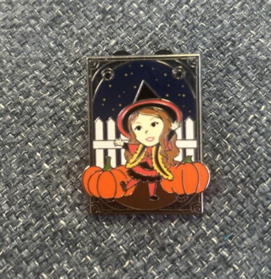 2024 Disney HOCUS POCUS Mystery Box Pin Dani Dennison in Witch Costume ...