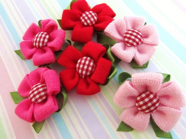 15 Red, Pink, Fuchsia Hand Made Knit Stitch Fabric Brooch Flower/Craft ...