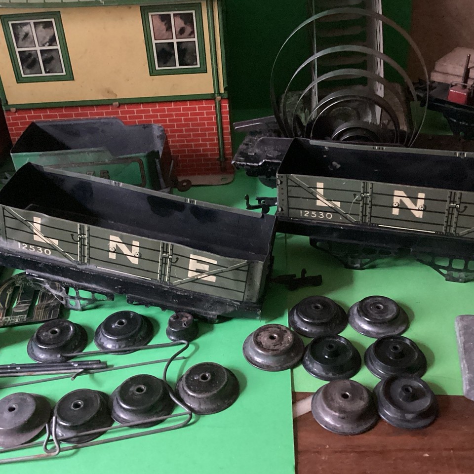 Hornby Wind Up Train Set with Extensive Extras 0 Gauge Retro Meccano ...