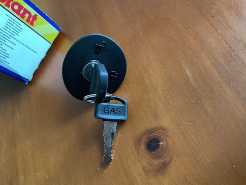 Stant 10524 Locking Fuel Cap Medium With Keys Black | eBay