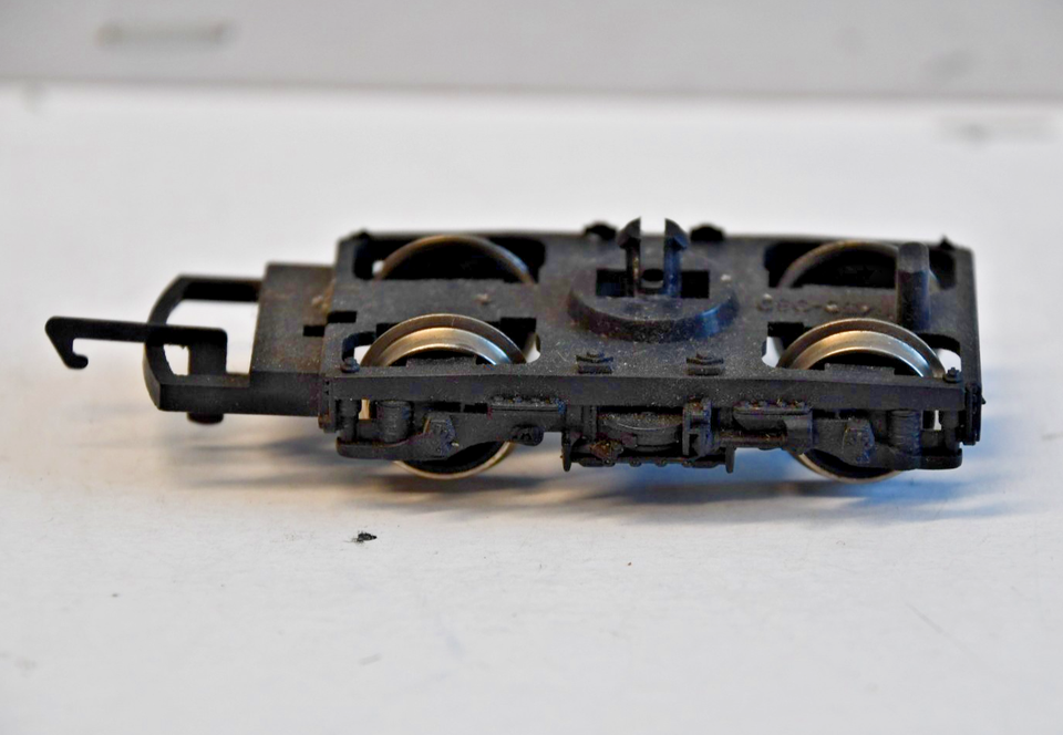 Hornby OO Gauge British Rail MK3 Coach Bogie Frame/Wheels/Axles ...