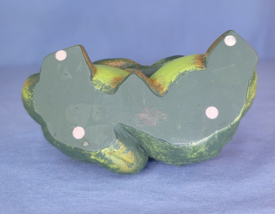 Hugging Kissing Frogs Toads 1993 Love Themed Ceramic Green Figurine ...