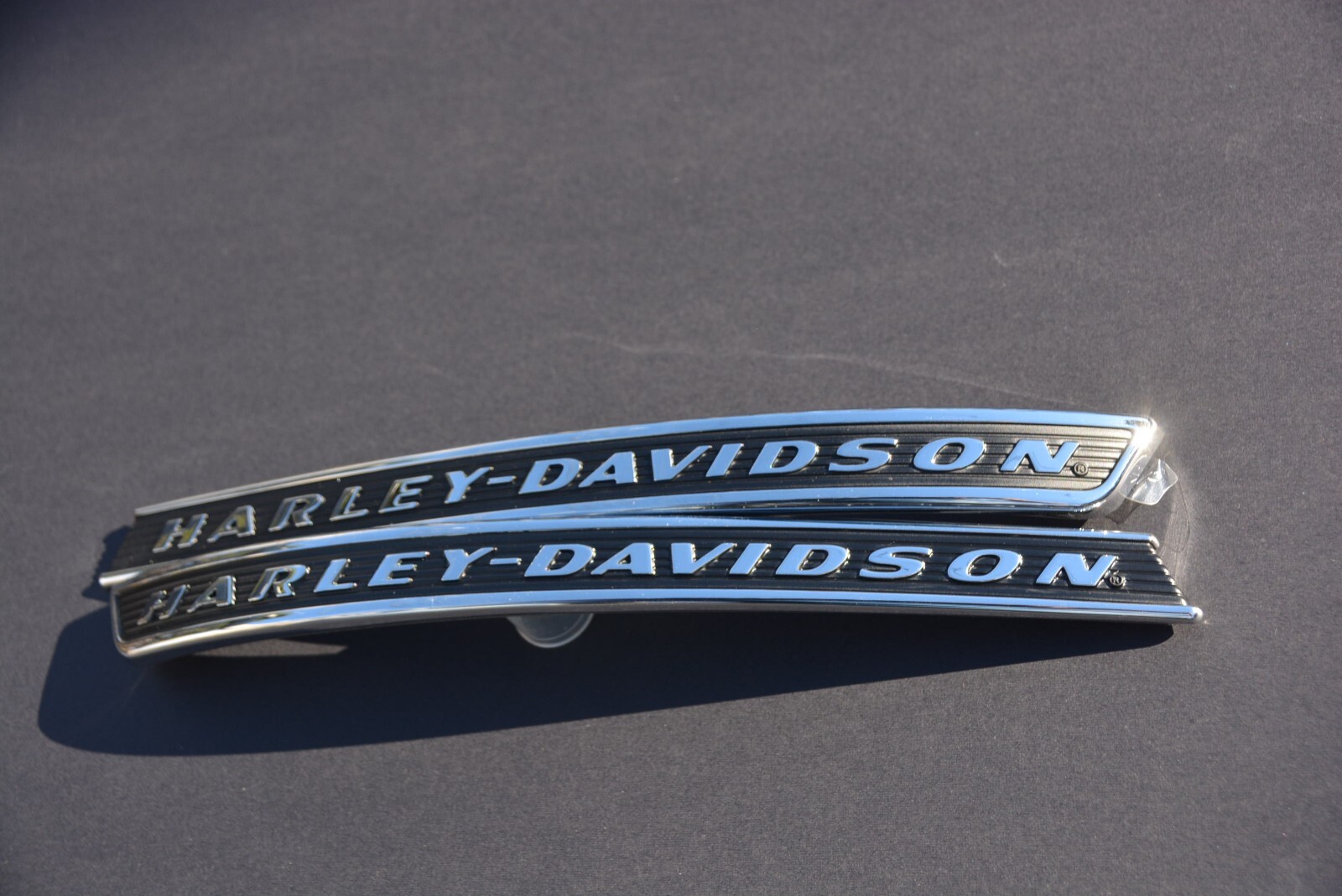 GENUINE HARLEY DAVIDSON NEW OEM FUEL GAS TANK EMBLEMS EMBLEM BADGES ...