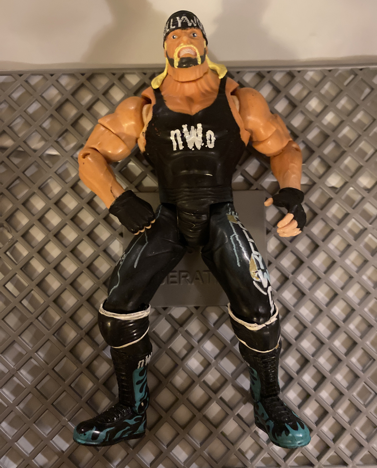 WCW NWO Hollywood Hulk Hogan Toybiz Marvel Wrestling Figure WWF WWE | eBay
