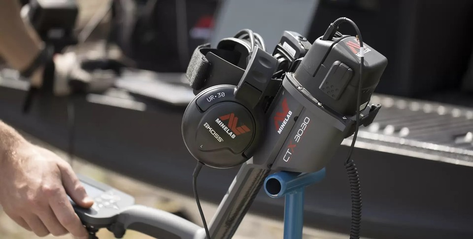 Minelab CTX 3030 Waterproof Metal Detector Bundle with 17" DD Smart ...